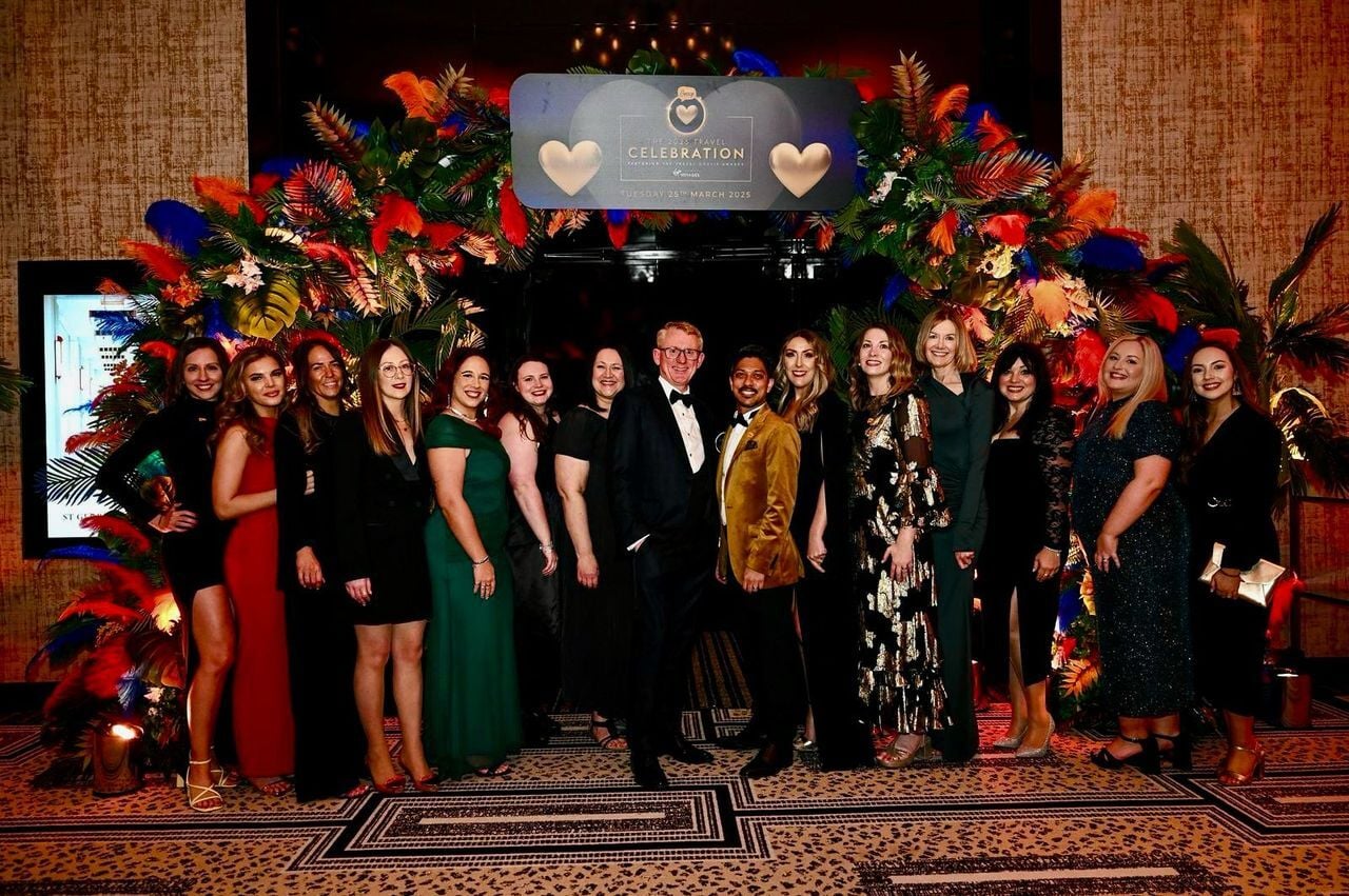 Travel Gossip - About Travel Gossip Team