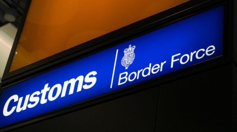 Border Force staff at Heathrow announce new strikes over May half term ...