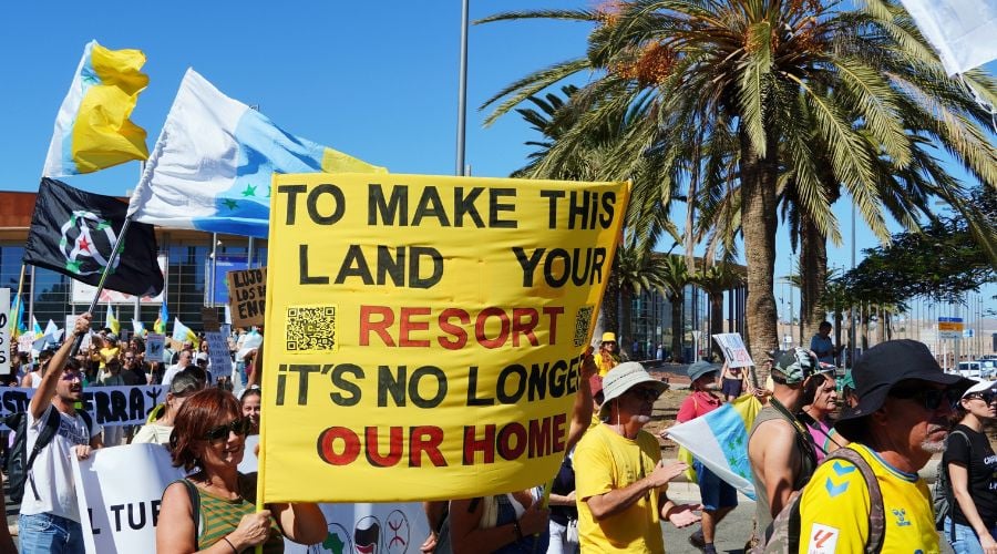 Jet2 boss warns Canaries it's playing 'a dangerous game' - Travel Gossip