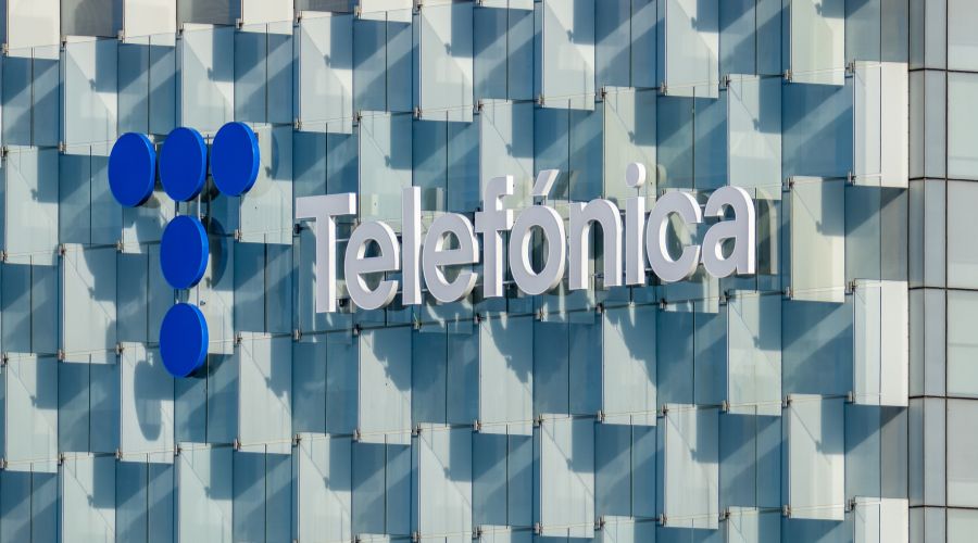 Phone networks go down across Spain three weeks after national power ...