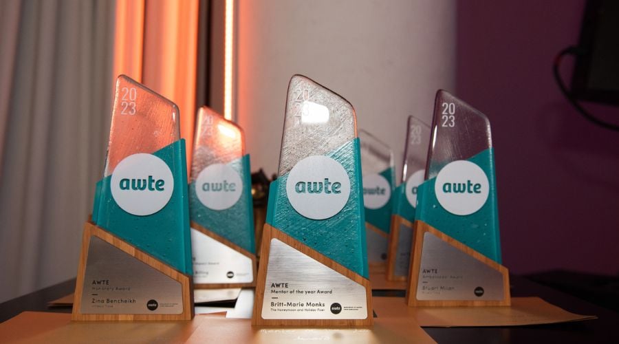 Agent Britt-Marie Monks scoops Mentor of the Year Award - Travel Gossip