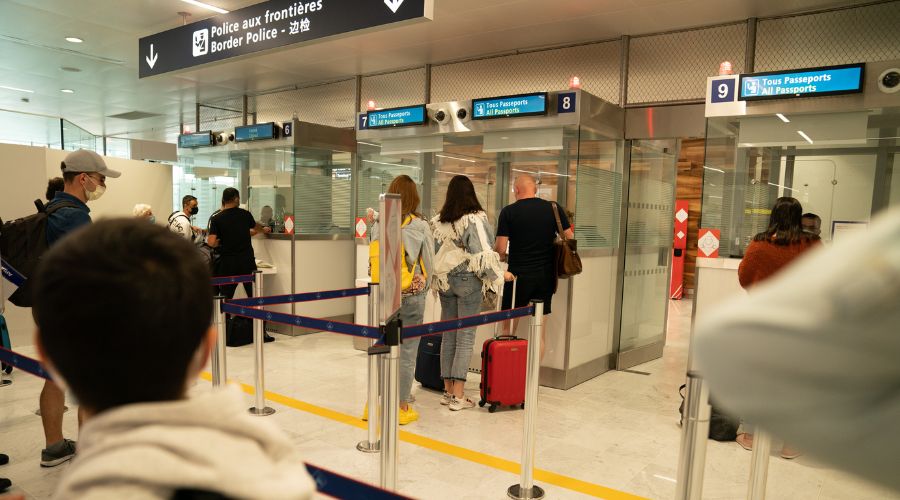 PM’s deal to ‘end passport queues’ at holiday hotspots won’t kick in ...