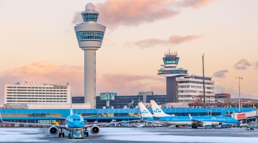 KLM cancels more than 100 flights - Travel Gossip
