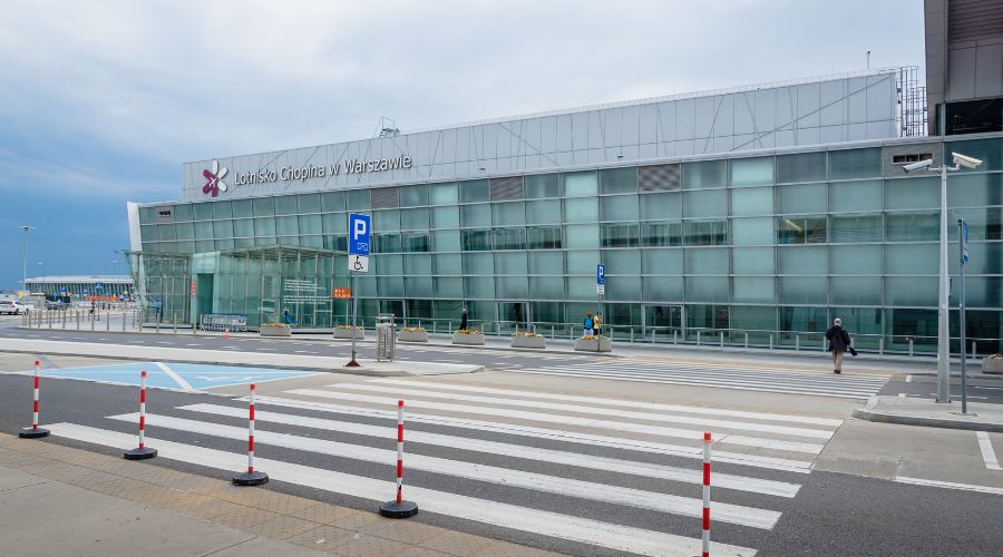 Foreign Office issues separate updates for Poland and Qatar - Travel Gossip